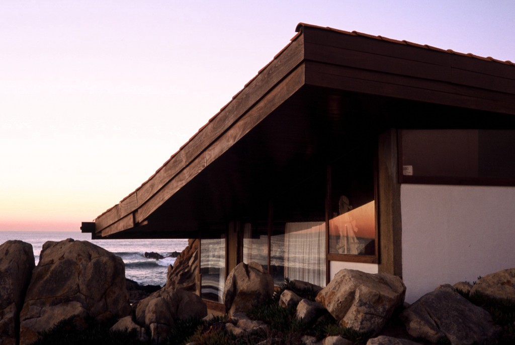 Álvaro Siza, national icon of Portugal alvaro_siza_restaurante_boanova ...
